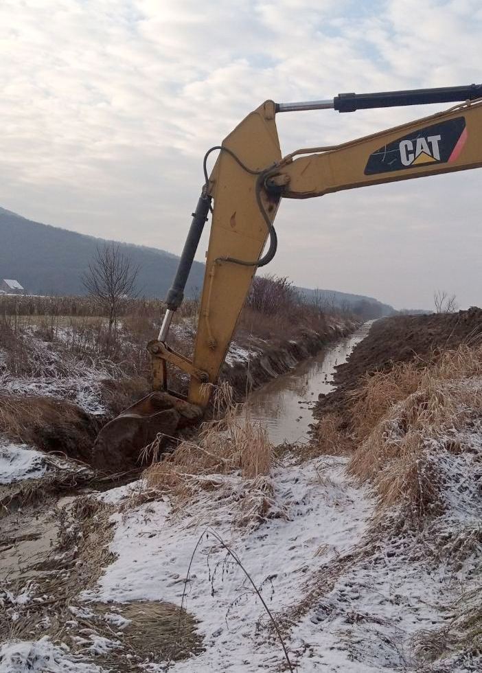 У Великих Комятах розпочато роботи з розчистки водовідвідного каналу « Басейнове управління